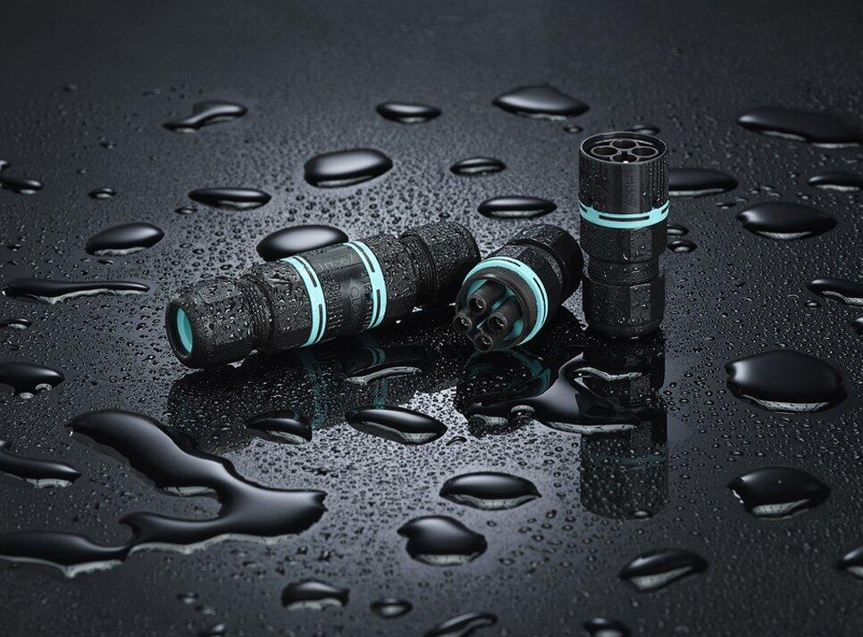 4 Pole Inline plug 17.5A 450V