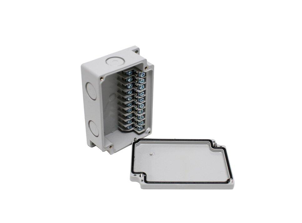 Plastic box with screw terminals