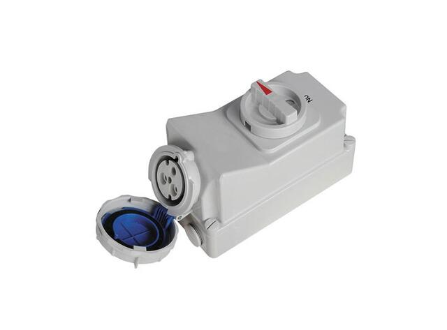 CEE Switched Interlock Socket 3 pole 16A 230V 6h IP67