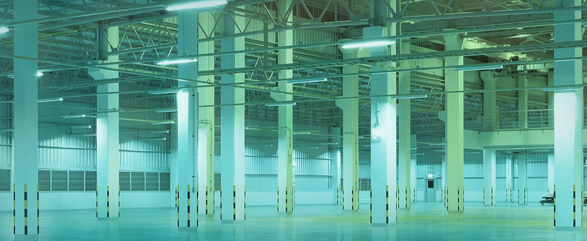 Connectors for industrial and warehouse lighting